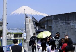 Spot Foto Gunung Fuji Viral, Warga Lokal Justru Terganggu - KokuJapan.com